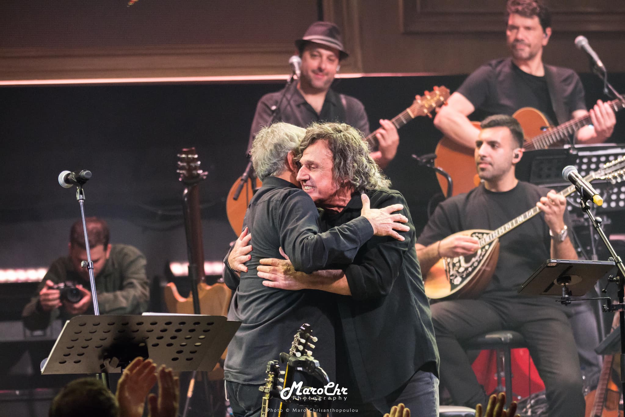 Νταλάρας και Παπακωνσταντίνου στο VOX - ''αν σωθούν τα τραγούδια ...